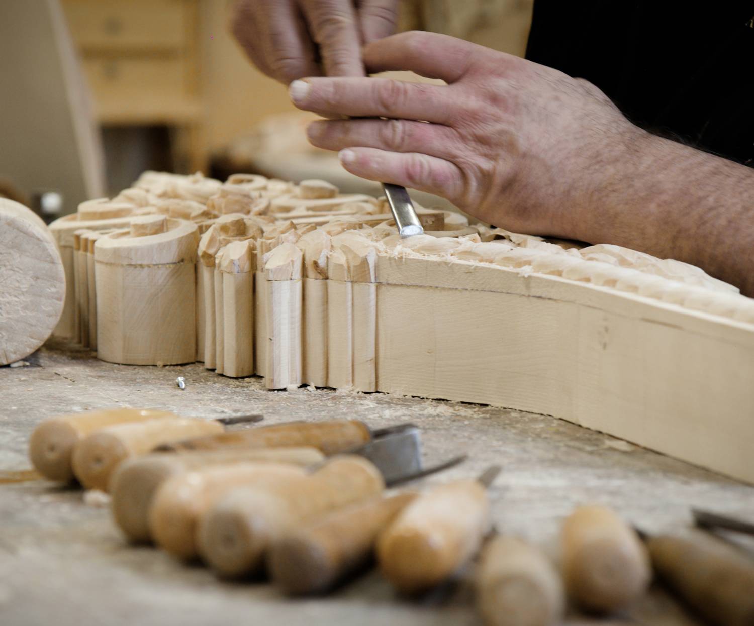 Handcrafted wood furniture with high quality carving - C.G. Capelletti