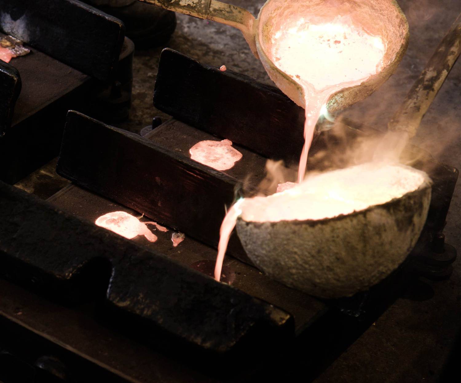 Metal casting for refined luxury furniture - C.G. Capelletti